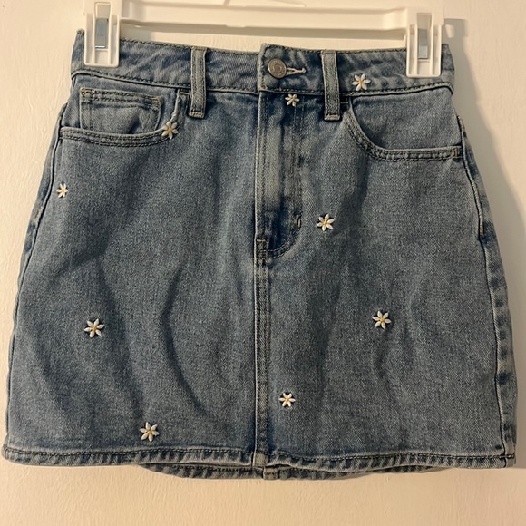 PacSun | Skirts | Pacsun Daisy Mini Skirt | Poshmark